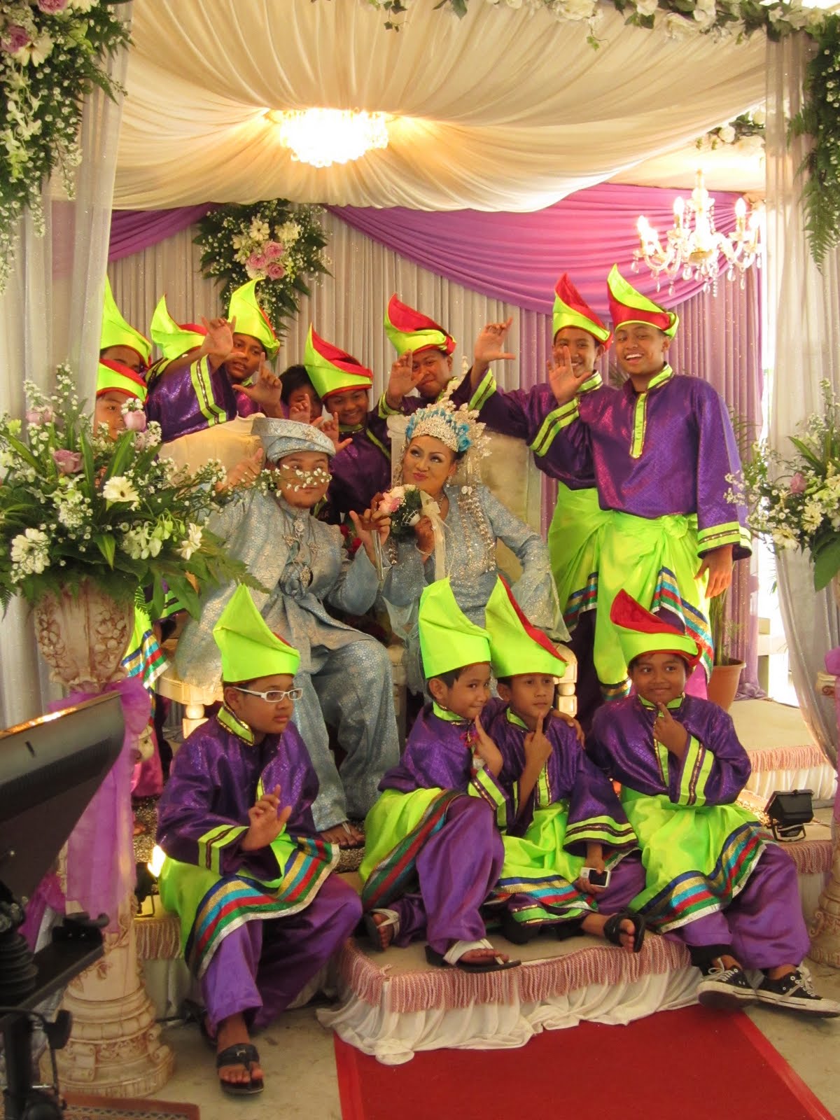 Splashing in Singapore: A Malay wedding celebration