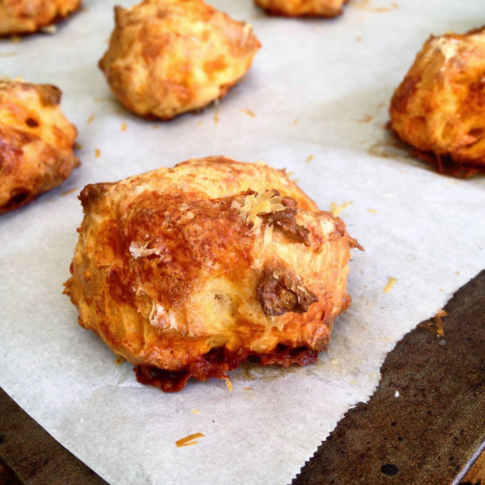 Vanilla Garlic: Wine and Cheesy Poofs