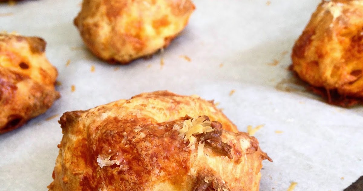 Vanilla Garlic: Wine and Cheesy Poofs