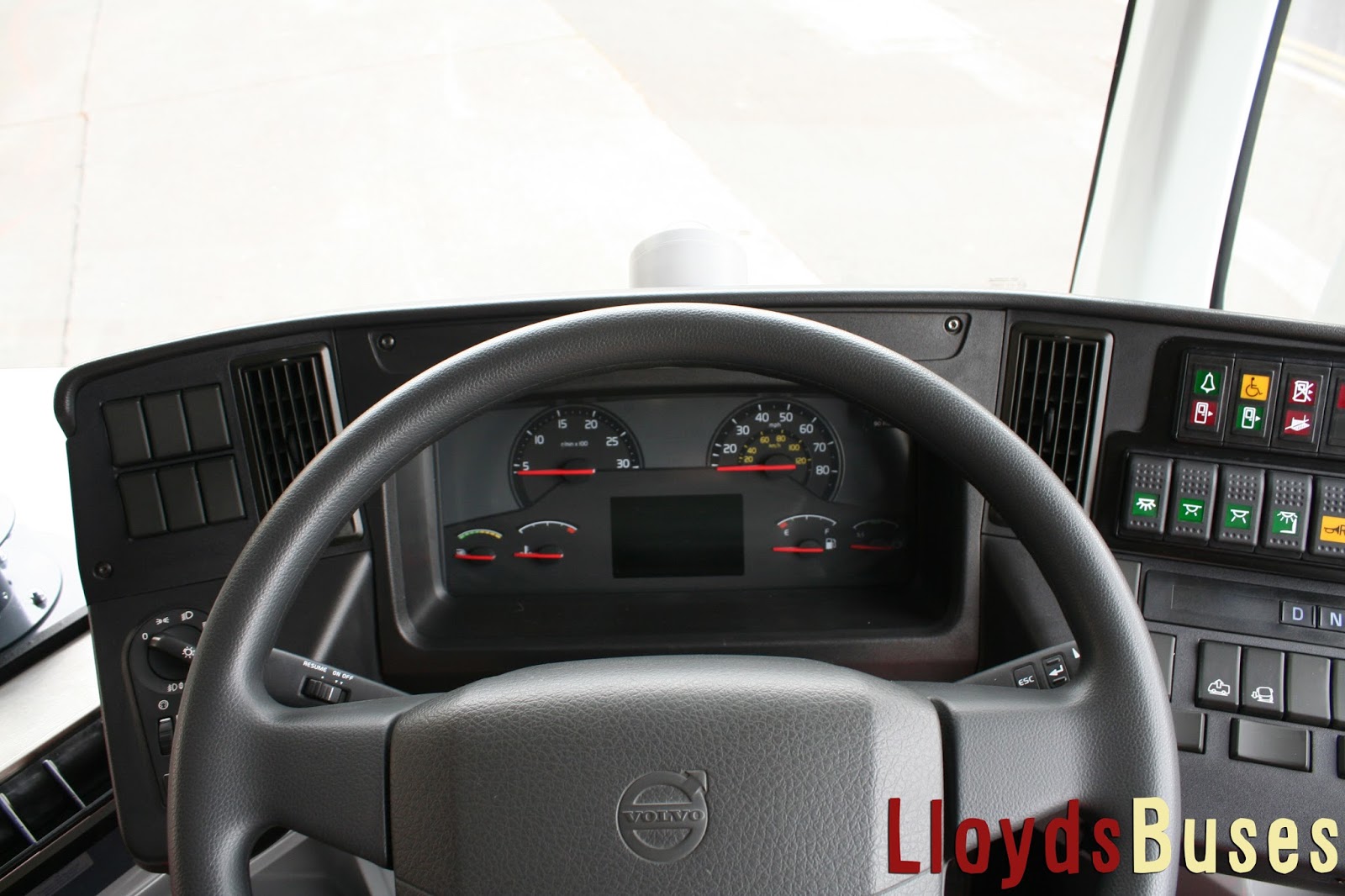 Lloyd's Bus Blog: New EYMS MCV EvoSeti bodied Volvo B5TL