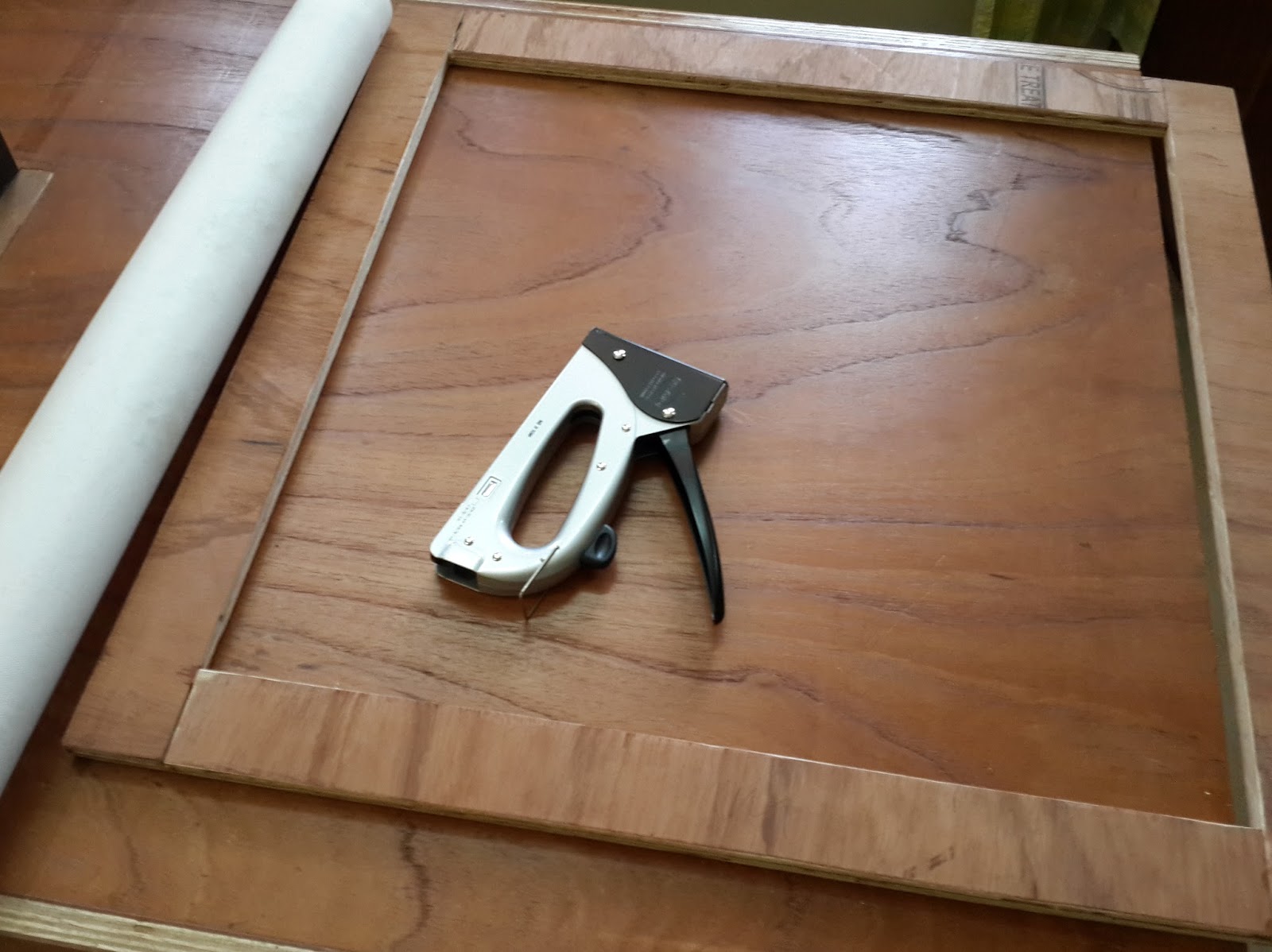 How To Stretch The Perfect Canvas Do The DIY how-to-stretch-the-perfect-canvas-do-the-diy