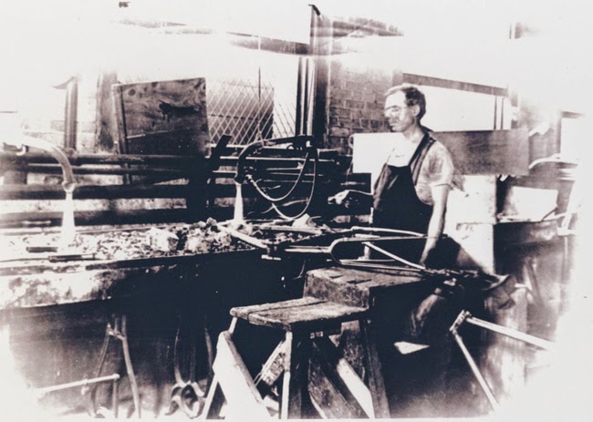 Indian Motorcycle Factory Photos from 1908 ~ Riding Vintage