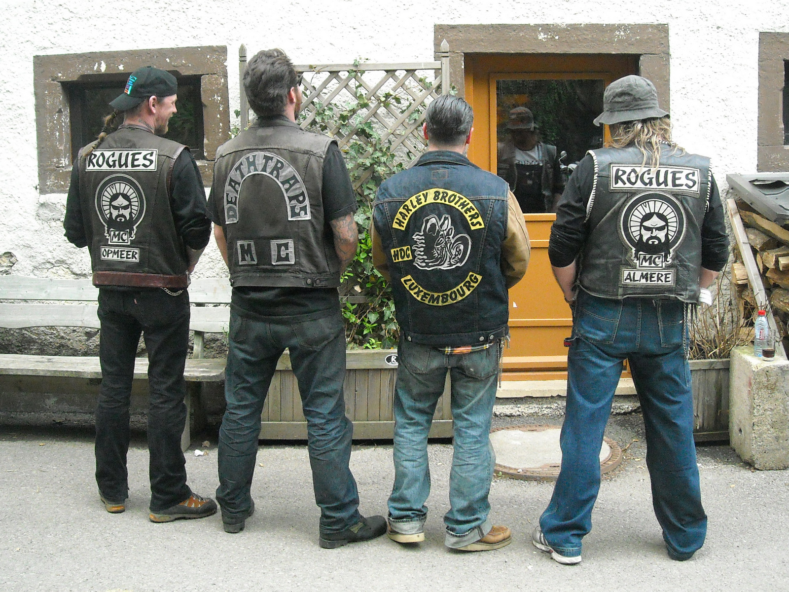 HARLEY BROTHERS LUXEMBOURG: ROGUES MC and DEATHTRAPS MC @ LUXEMBOURG