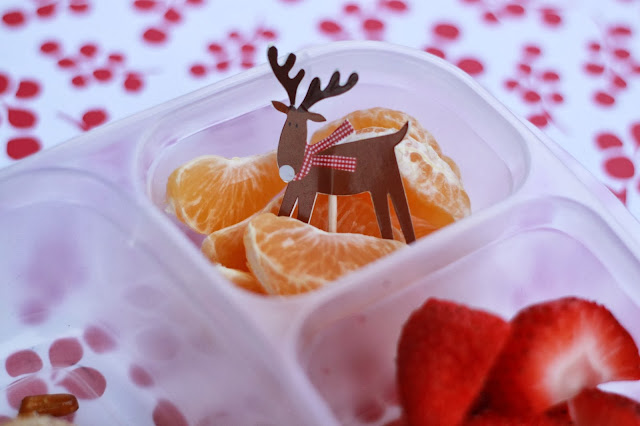 sweet and lovely crafts: reindeer sandwiches 4 ways