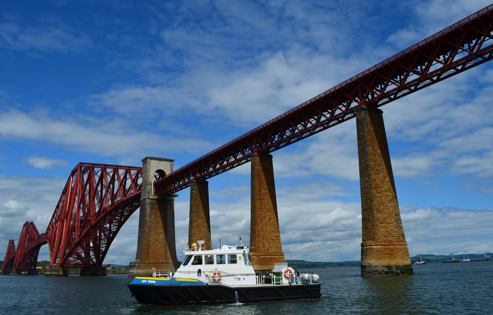 Tour Scotland: Tour Scotland Photographs Video Forth Railway Bridge ...
