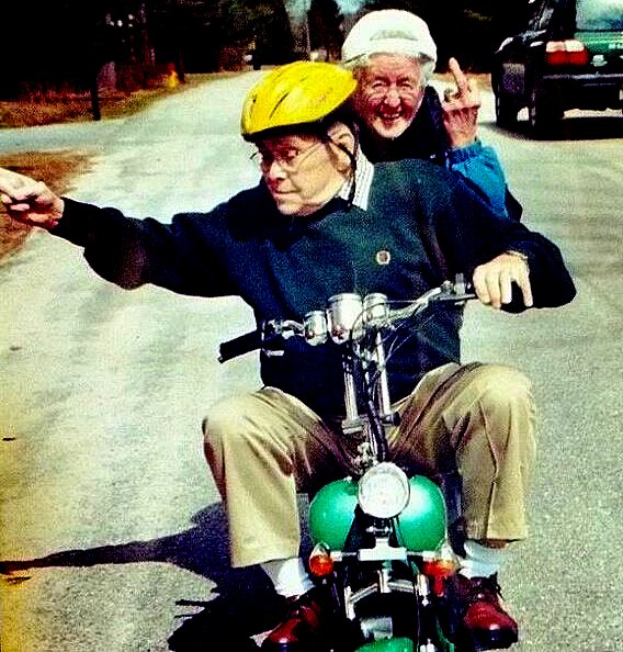 The Flying Tortoise: Oldies Having Fun On Wheels...