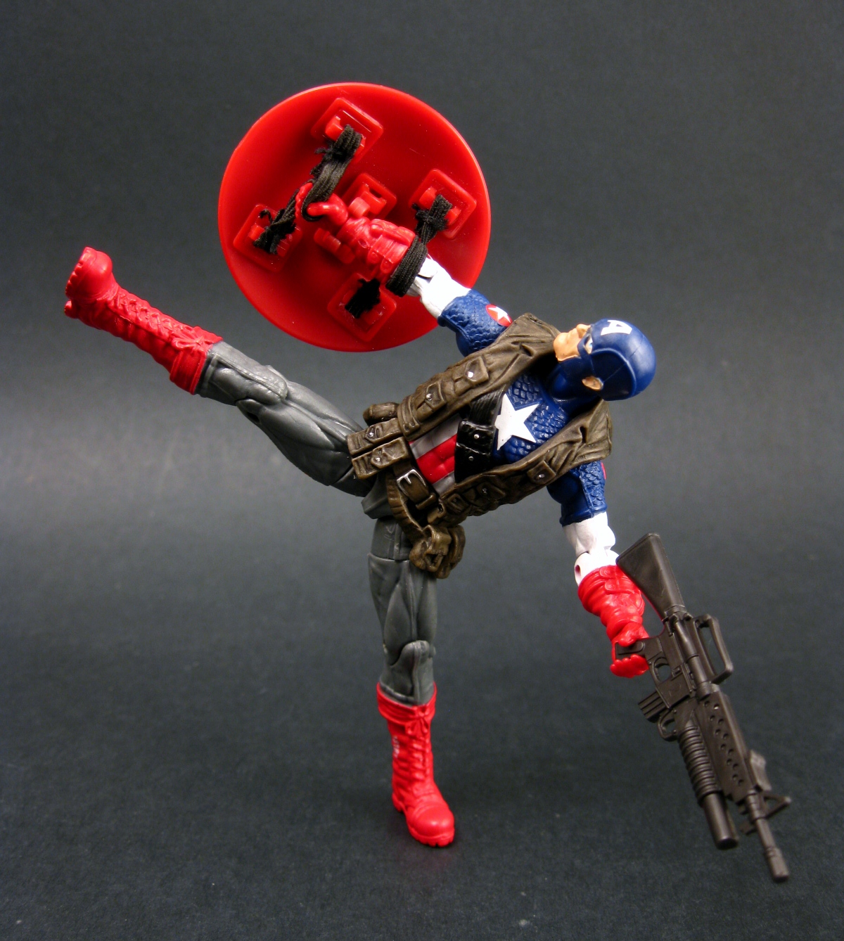 Chase Variant: The Avengers 3.75" Super Shield (Ultimates) Captain America