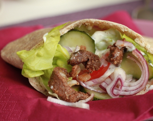 Co w kuchni pachnie: Pyszny, domowy kebab + sos czosnkowy