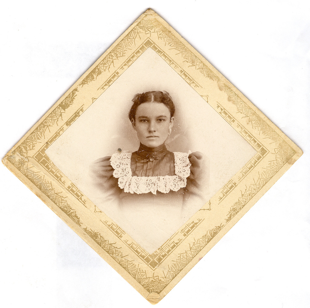 Rarely-Seen Diamond-Shaped Portraits of People at the Turn of the ...