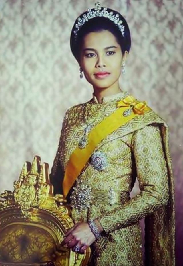 Queen Sirikit in Younger Days: 40 Beautiful Color Photographs of the ...