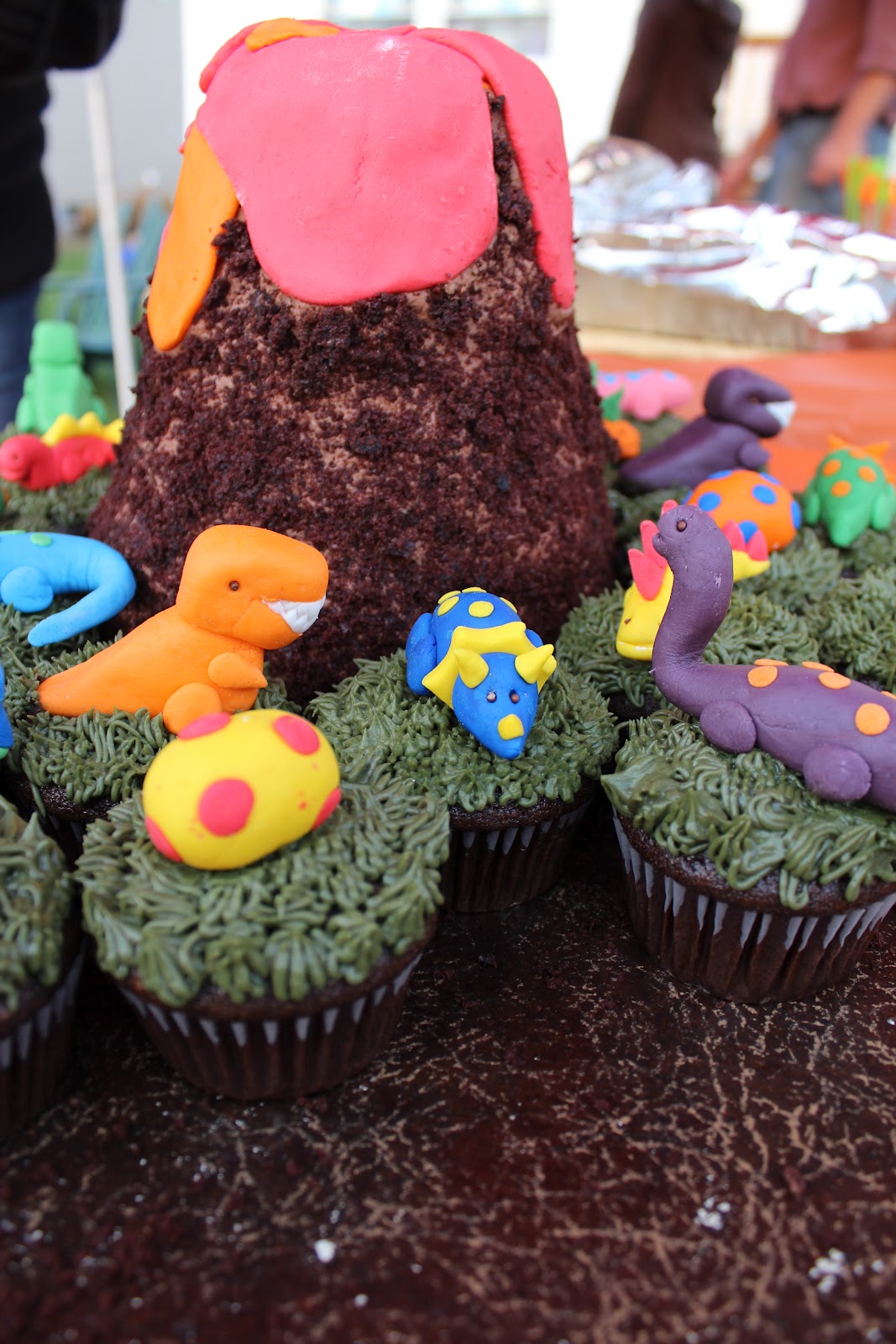 hula hoop grin: cupcake creations