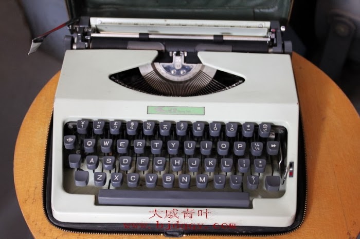 Typecasting in China: China's first typewriters