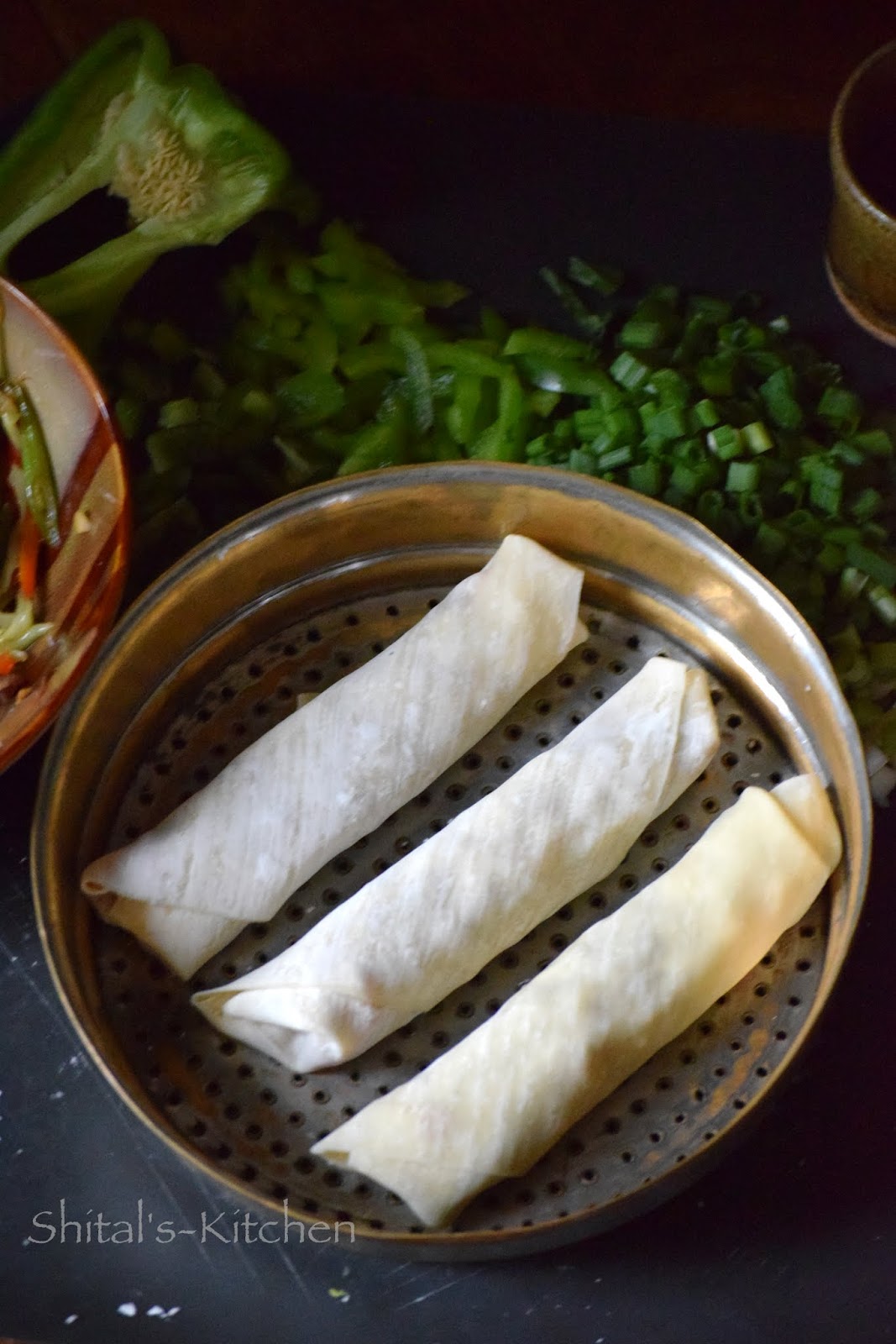 Shital's-Kitchen: Steamed Rolls in Schezwan Sauce