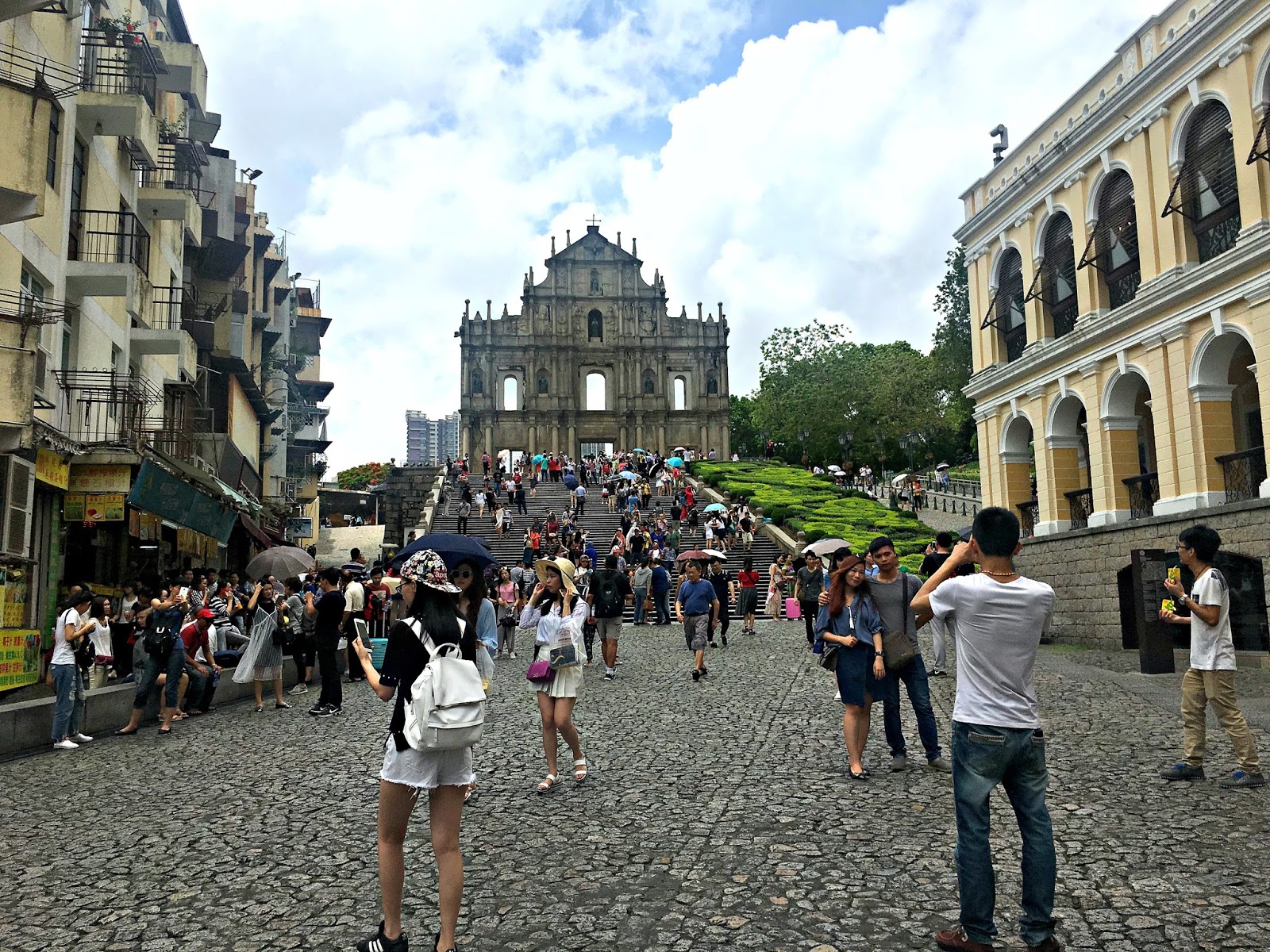 Macau: Senado Square & St. Paul Ruins - Living in the Moment