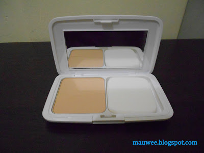 The Curious Cat: AVON Ideal White Dual Powder Foundation