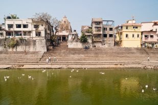 True Nature: Banganga Tank and Walkeshwar Temple, Mumba