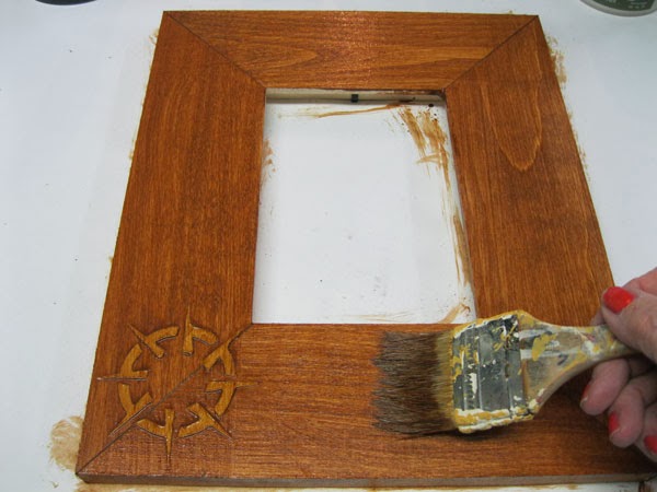 Wood Icing® Company: Wood Icing/Compass Stencil Project