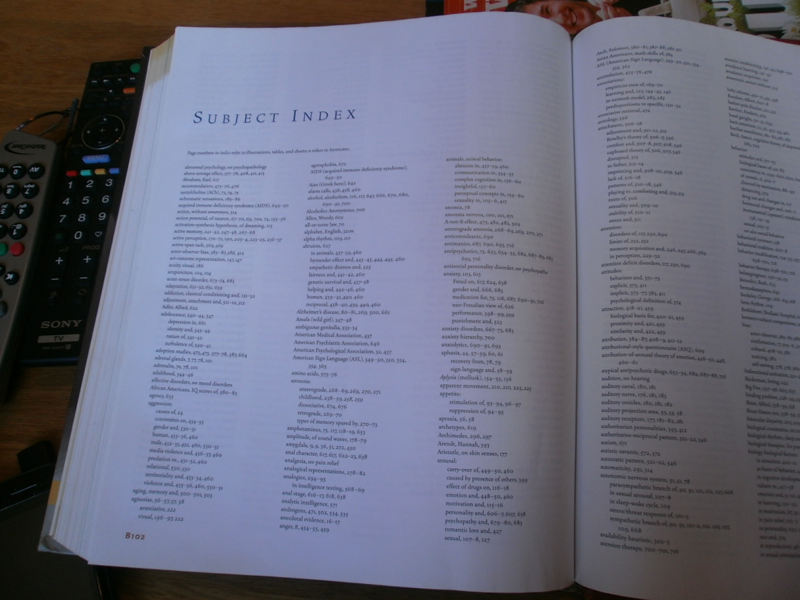 My Green Bookshelves.: Last pages geek-out.