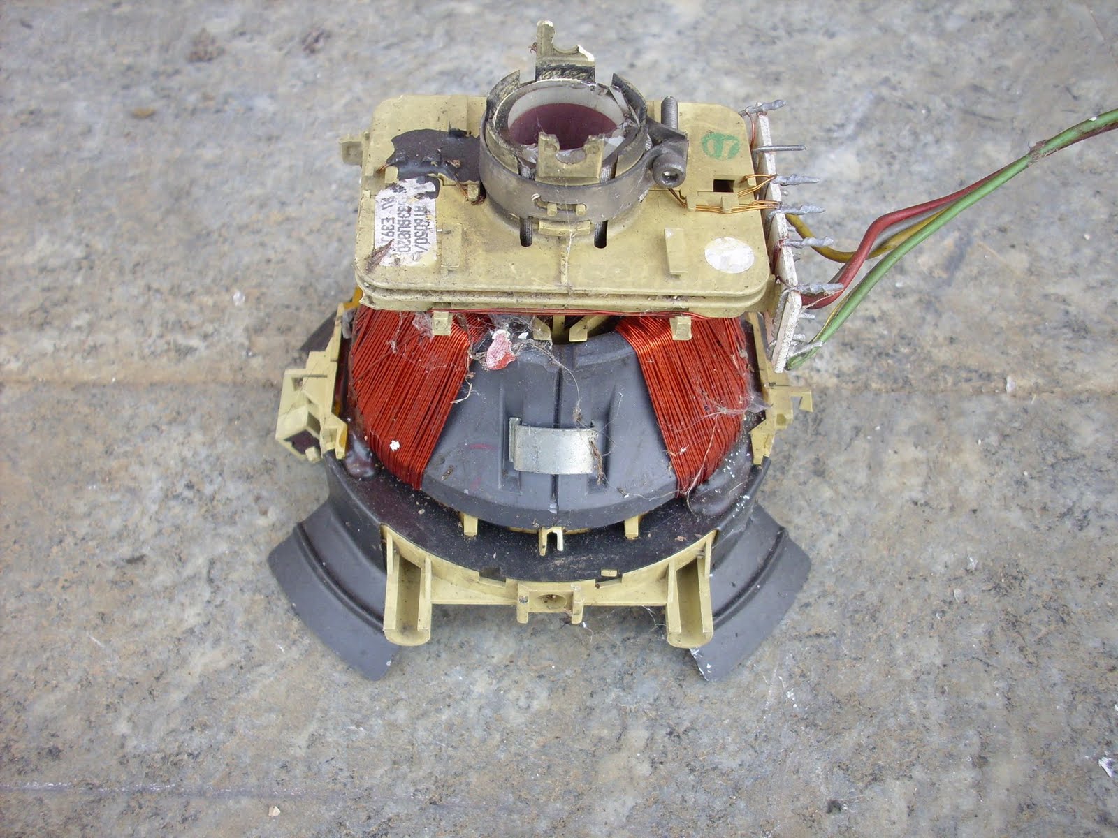 Obsolete Technology Tellye !: DEFLECTION COIL AND YOKE IN CRT PICTURE ...