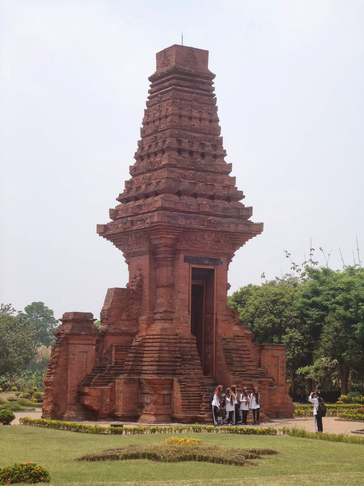 Candi Bajang Ratu