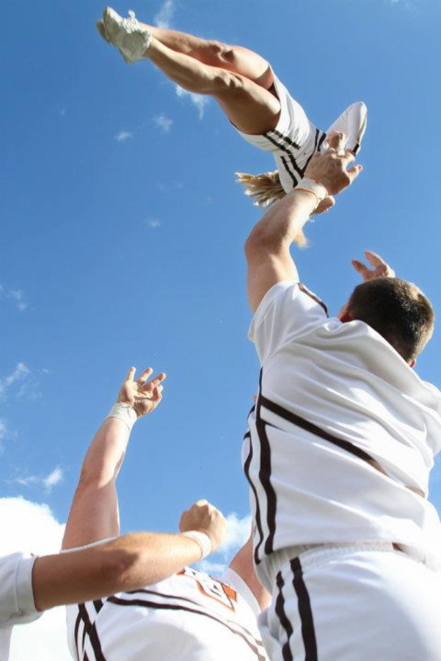 NFL and College Cheerleaders Photos: High Flying Bowling Green Cheerleaders