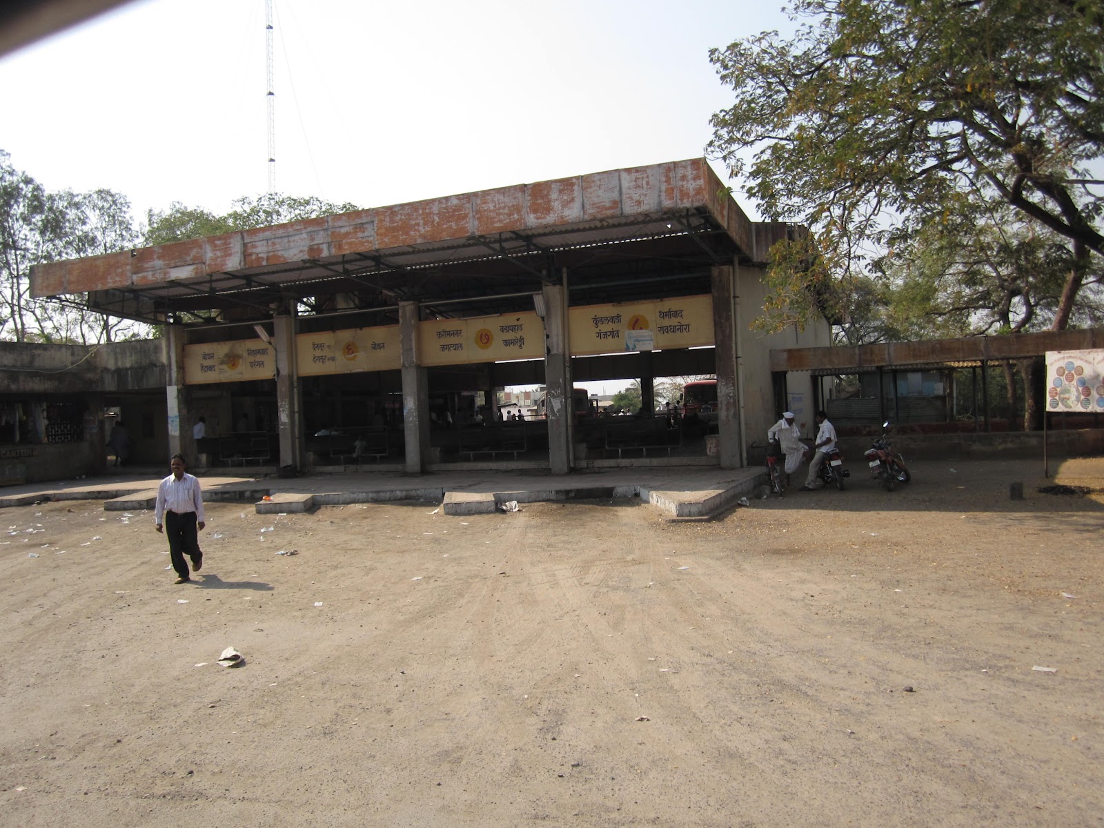 TS AP & SRTC BUS FANS: BUS Stands ...