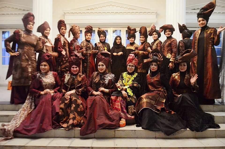 Meciko66: MELESTARIKAN BAJU KURUNG BASIBA KHAS PADUSI MINANGKABAU ...
