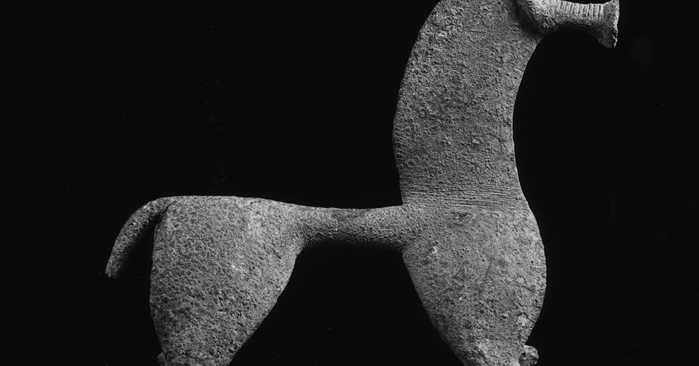 Looting Matters: A Geometric Horse, Robin Symes and further owners