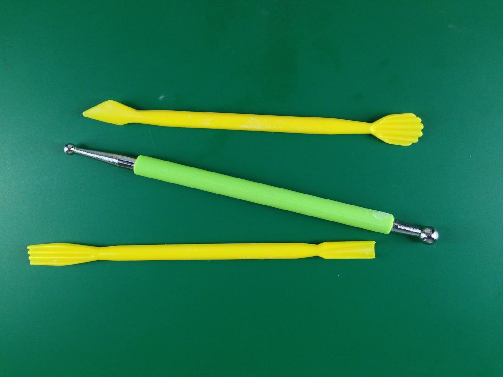 bakery cook and tips: Fondant Seal Tutorial