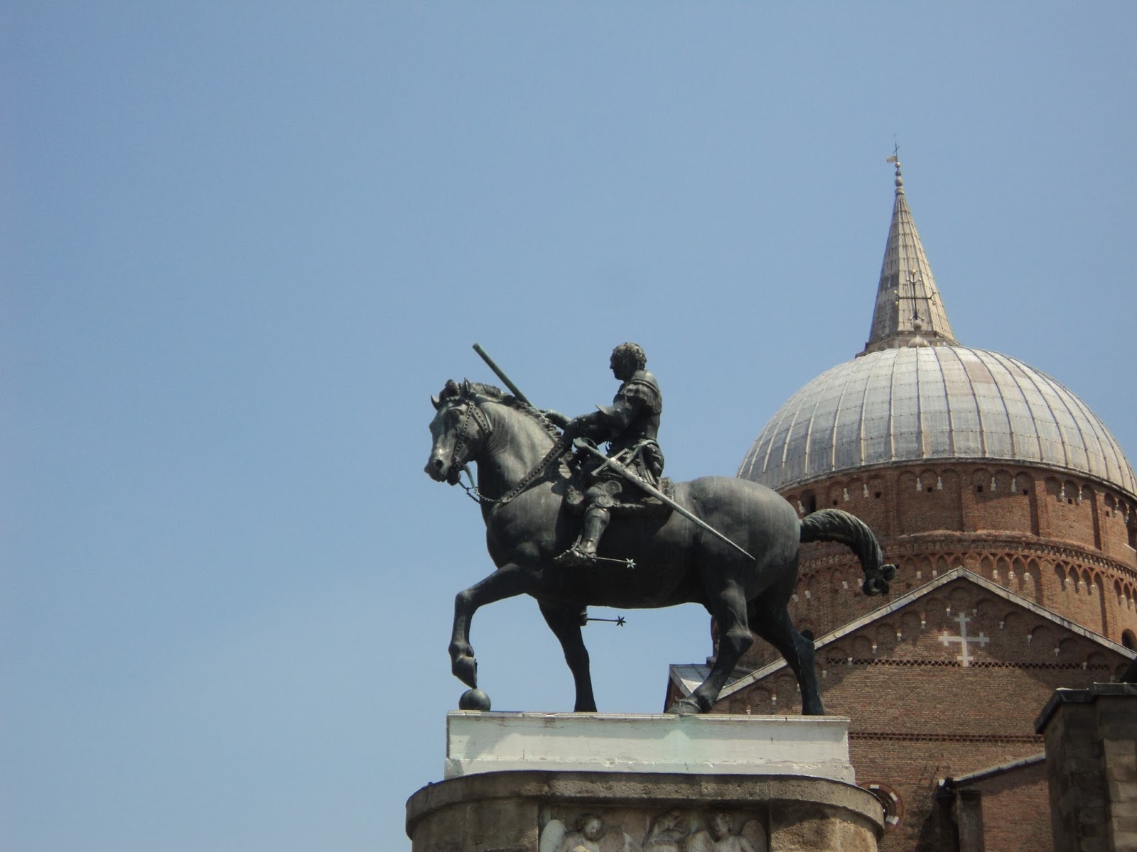 TRAS LAS HUELLAS DE HERÓDOTO. . . : CONDOTIERO GATTAMELATA.