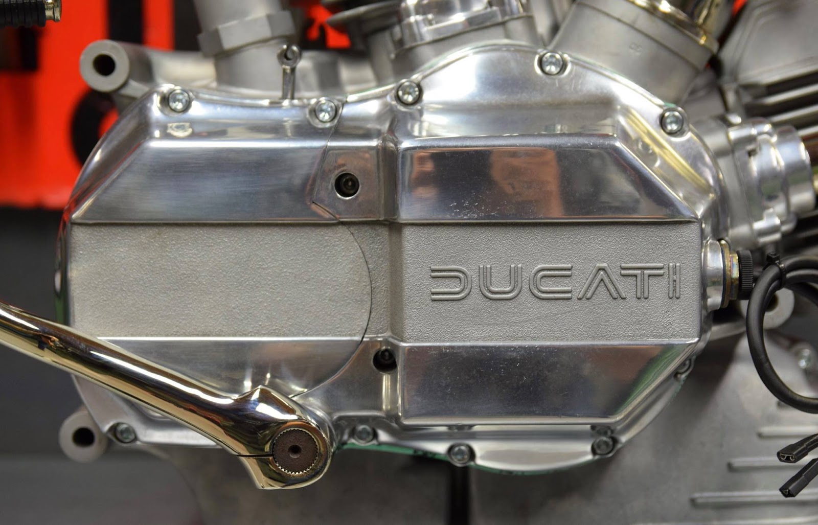 Racing Cafè: Engines - Ducati Darmah 900 SD