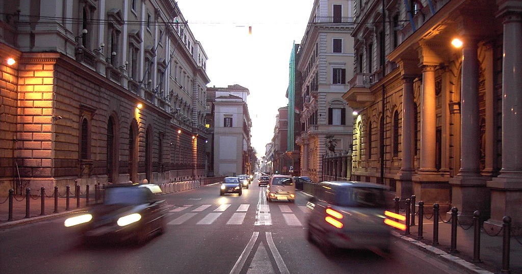 The Screaming Pope: Rome Journal: Via Venti Settembre