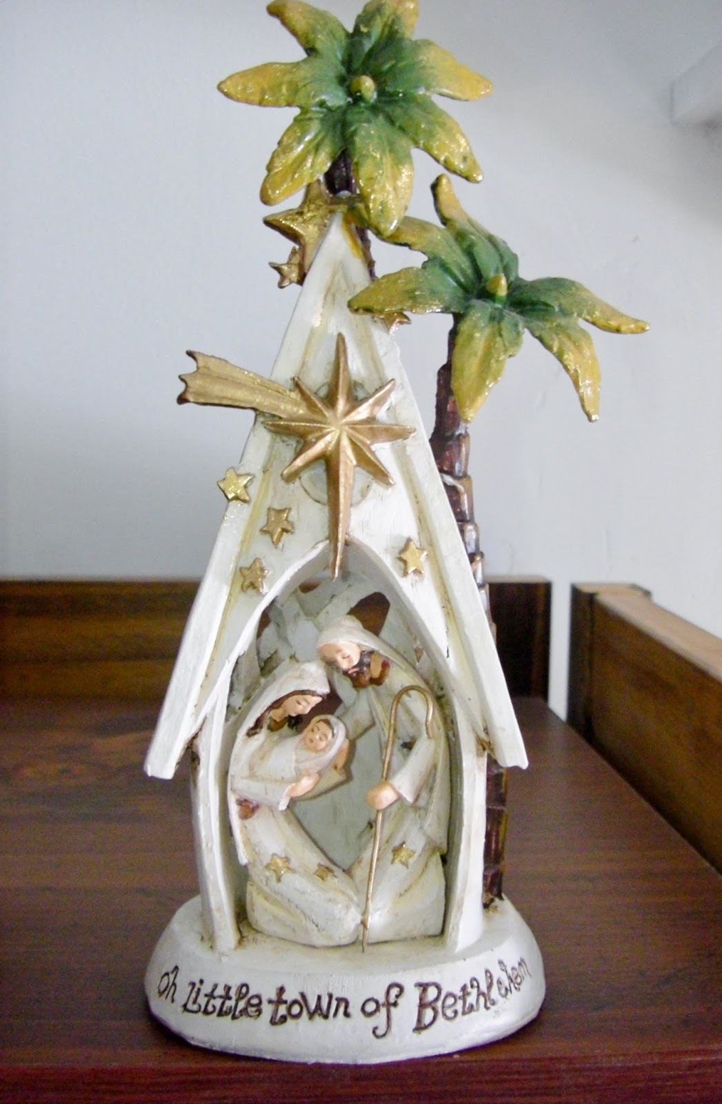 Carole and Jack's Nativity Collection: Traditional one piece nativities