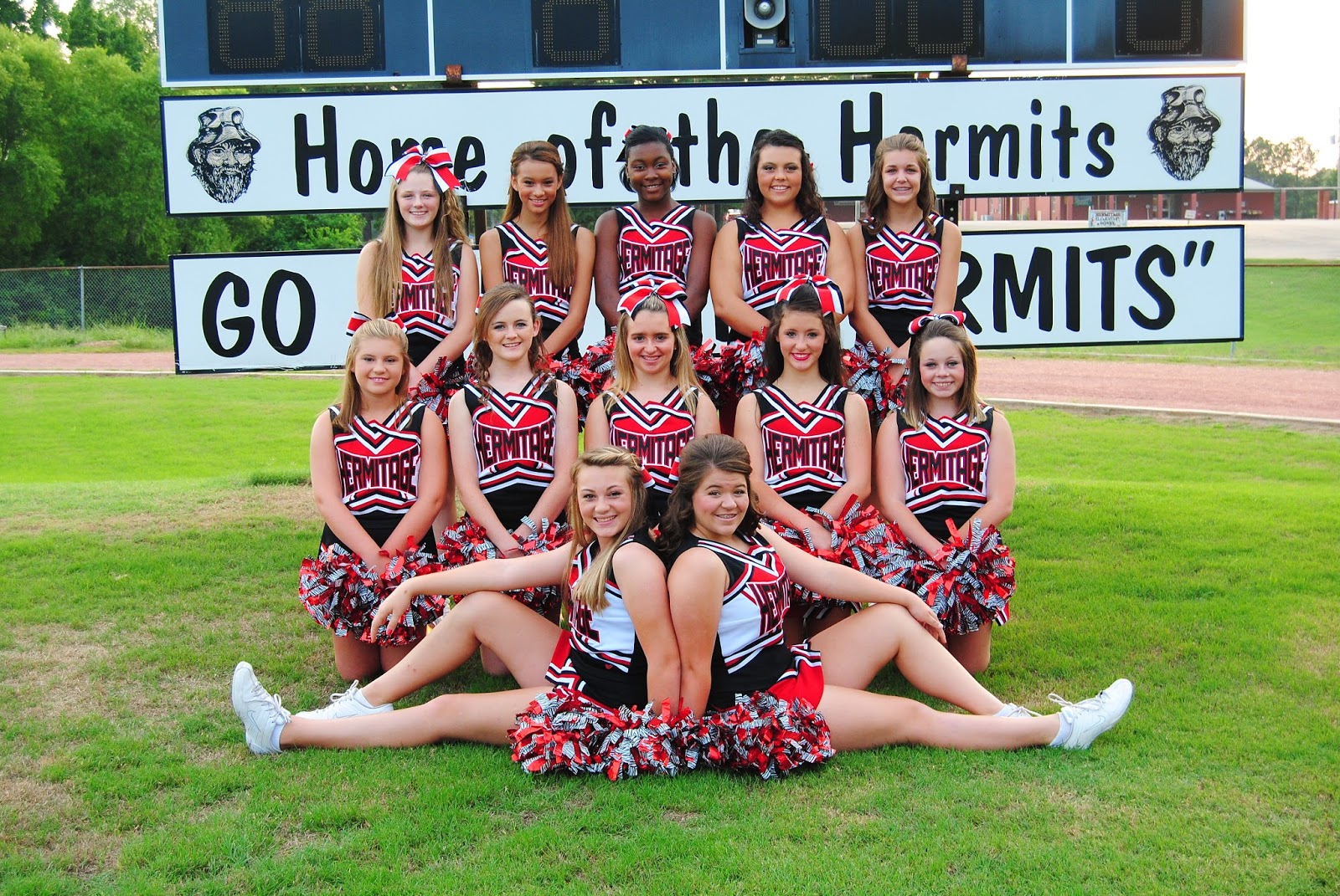 Sports: Hermitage Jr. High Cheerleaders Set to Lead the Crowds