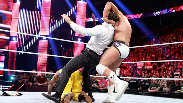 WWE In live!!!!: REY MYSTERIO vs CODY RHODES