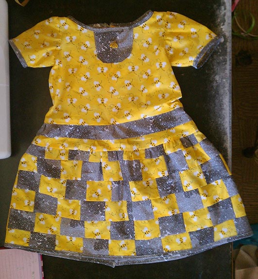 Bloom & Belle: The Honeycomb Dress ...and the art of improvisation