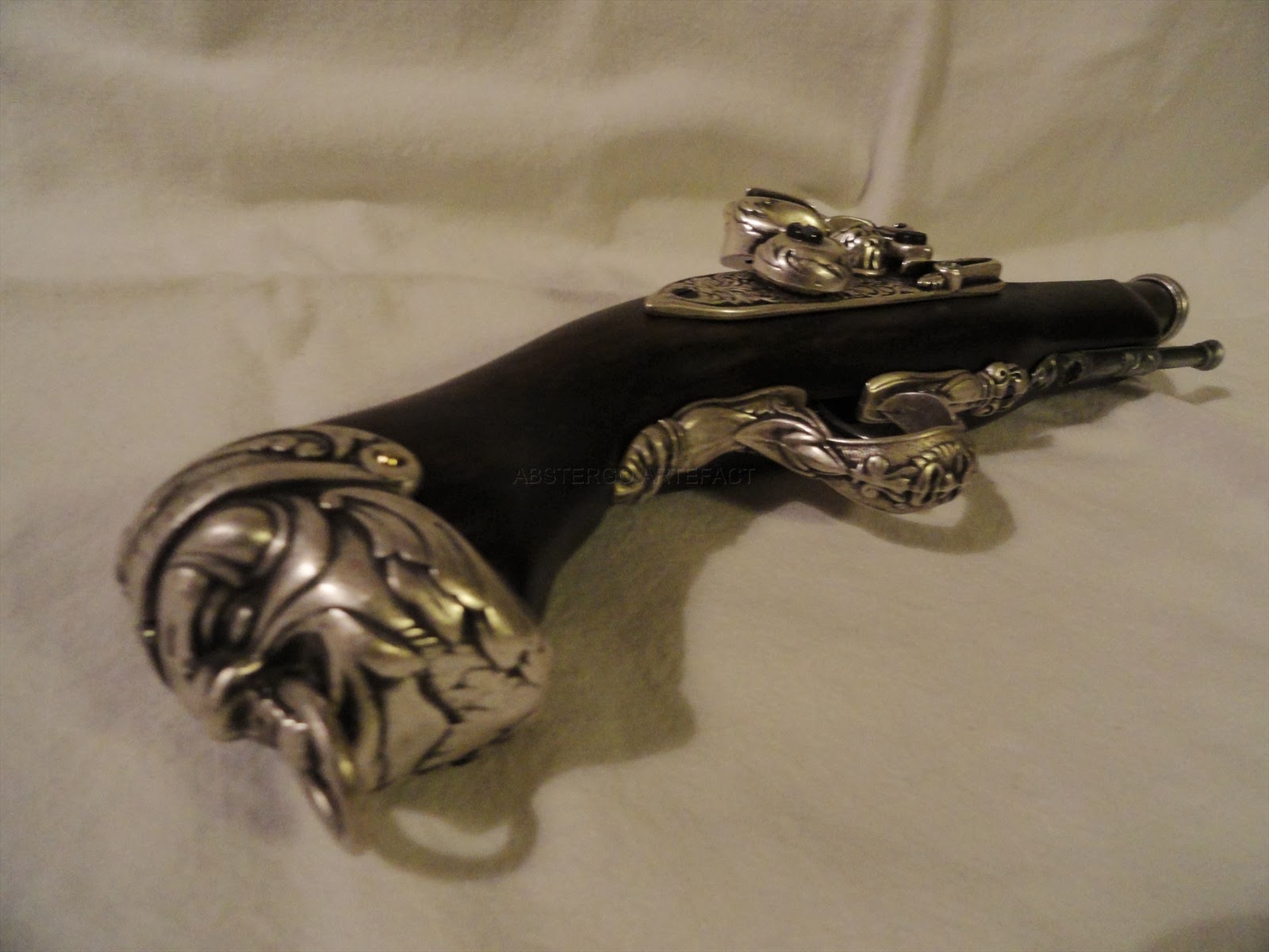 Abstergo Artefact: AC4 Pistol Gun With Smooth Barrel