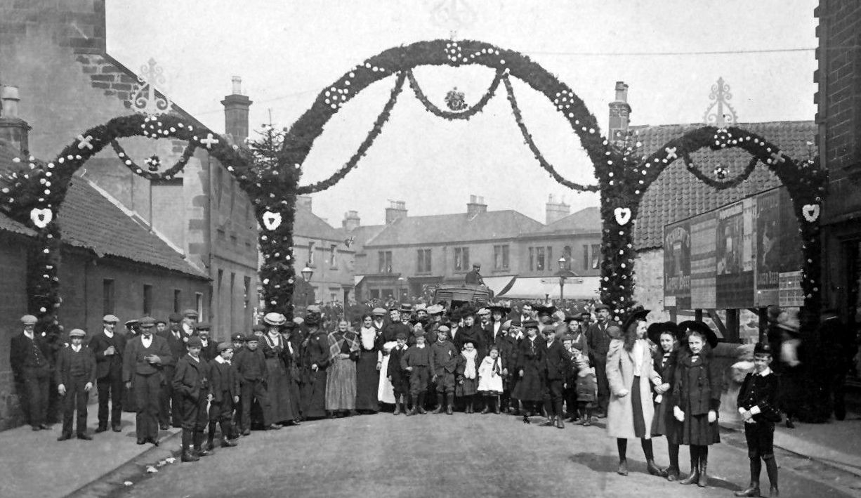 Tour Scotland: Old Photograph Parade Bathgate Scotland