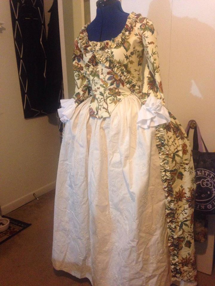 1780's zone front gown (aka the last Waverley re-vamp)