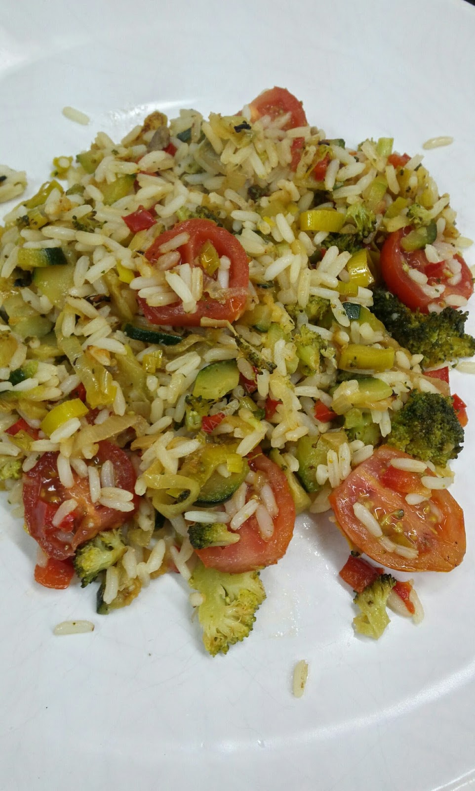 ARROZ SALTEADO CON VERDURAS Y TOMATES CHERRY CBF@