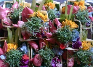 Jenis-jenis Canang - Bali Unik