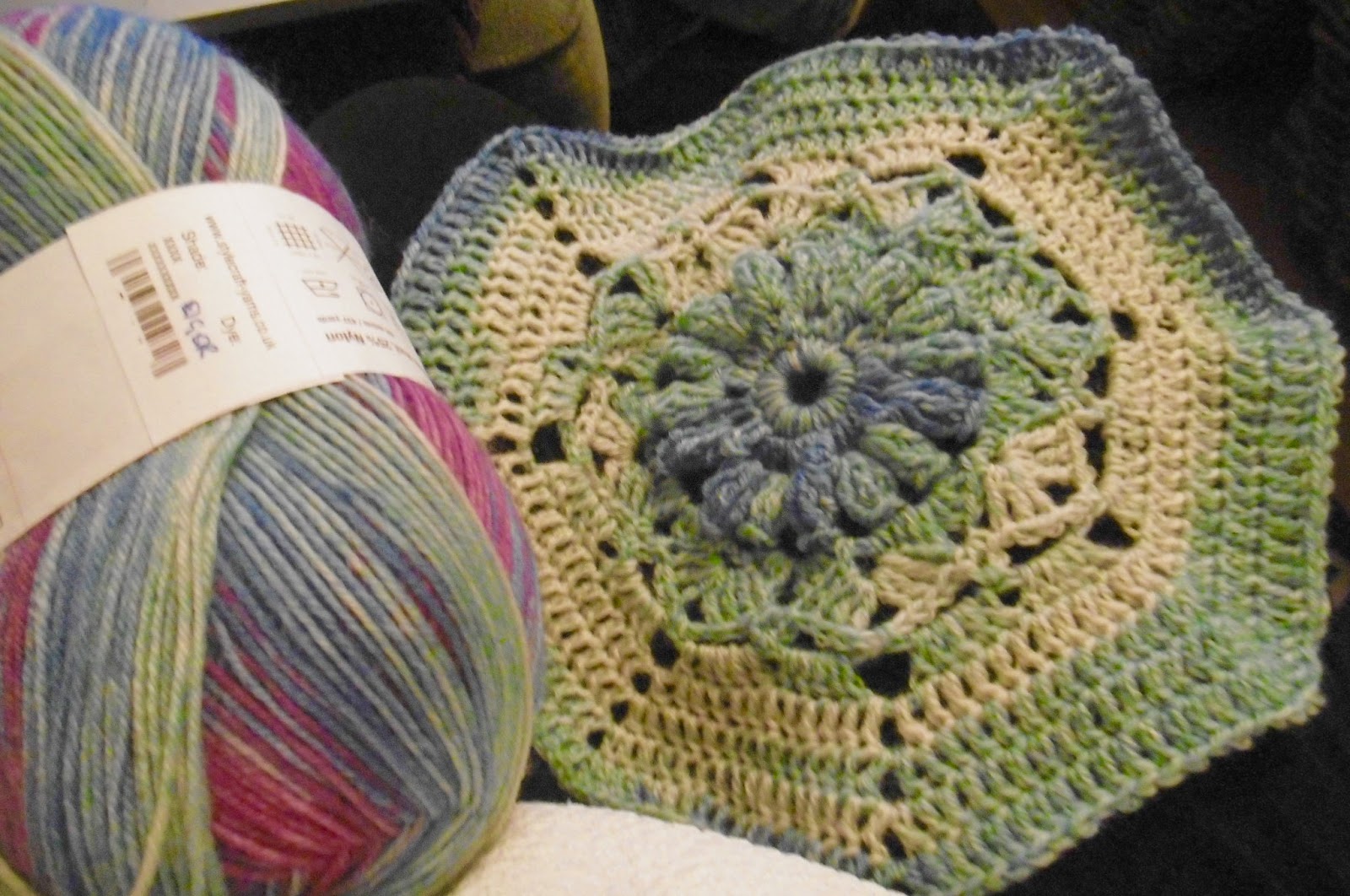 Susan Pinner: CAROUSEL CAL.. random dyed yarn COLOUR OPTIONS