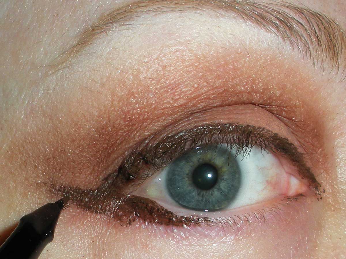 Brown eye shadow and lipstick