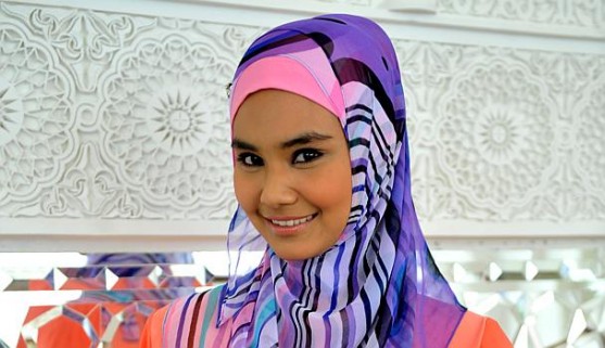 PiNkY LaDIes: Rafidah Ibrahim