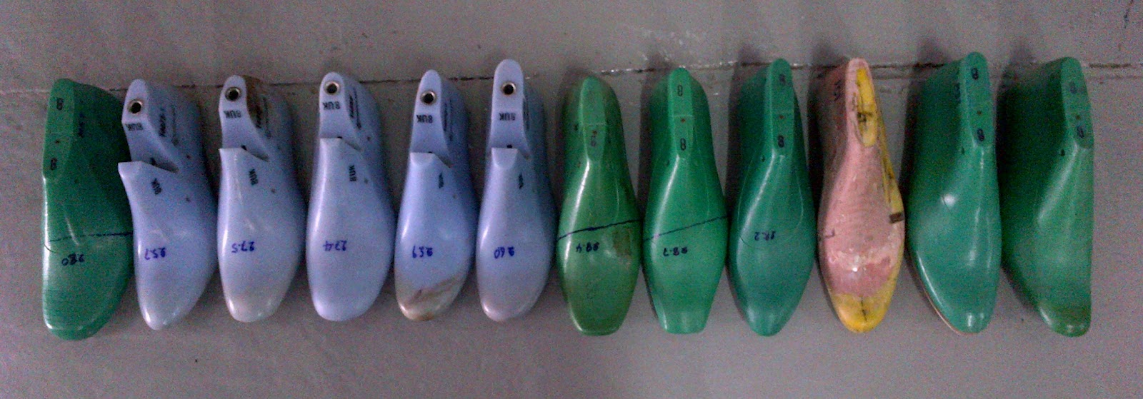Elevator shoes by Don's: shoe lasts & Toe cap shapes