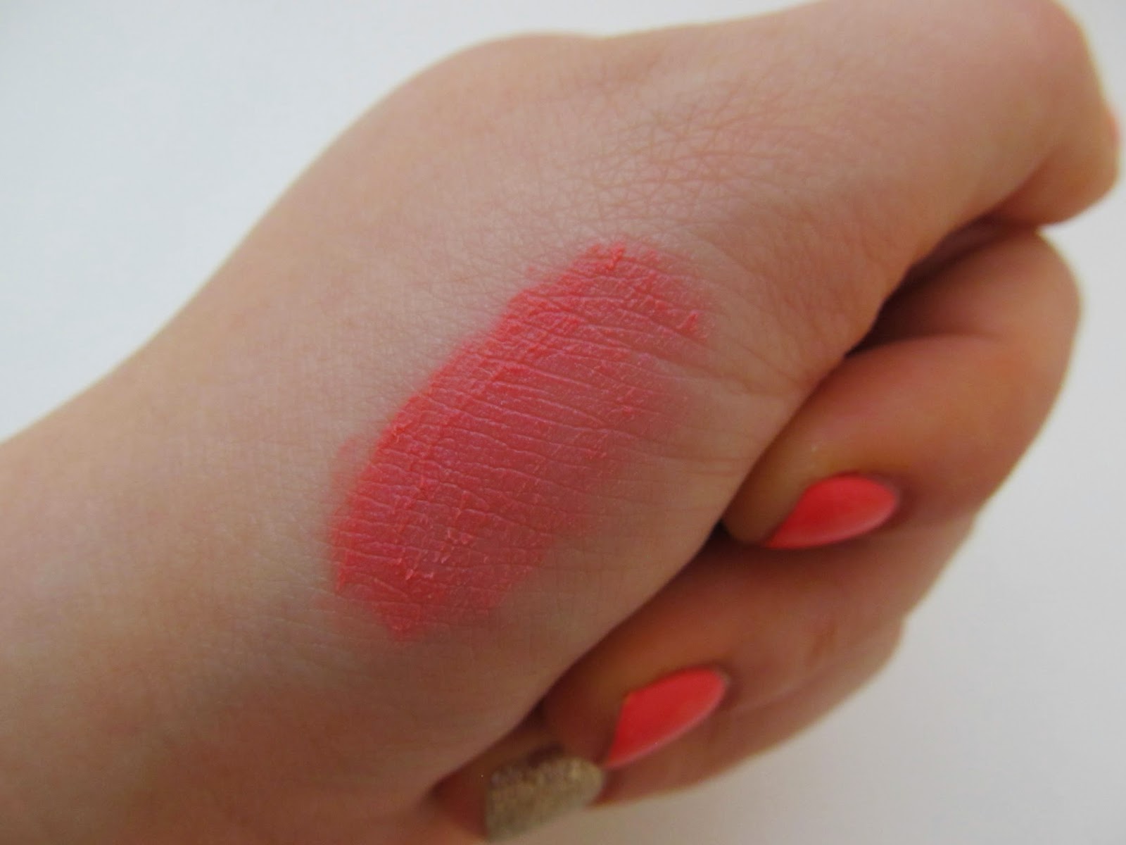Watching for Pigs on the Wing: Essence Bloom Me Up! Blush Stick Mini Review