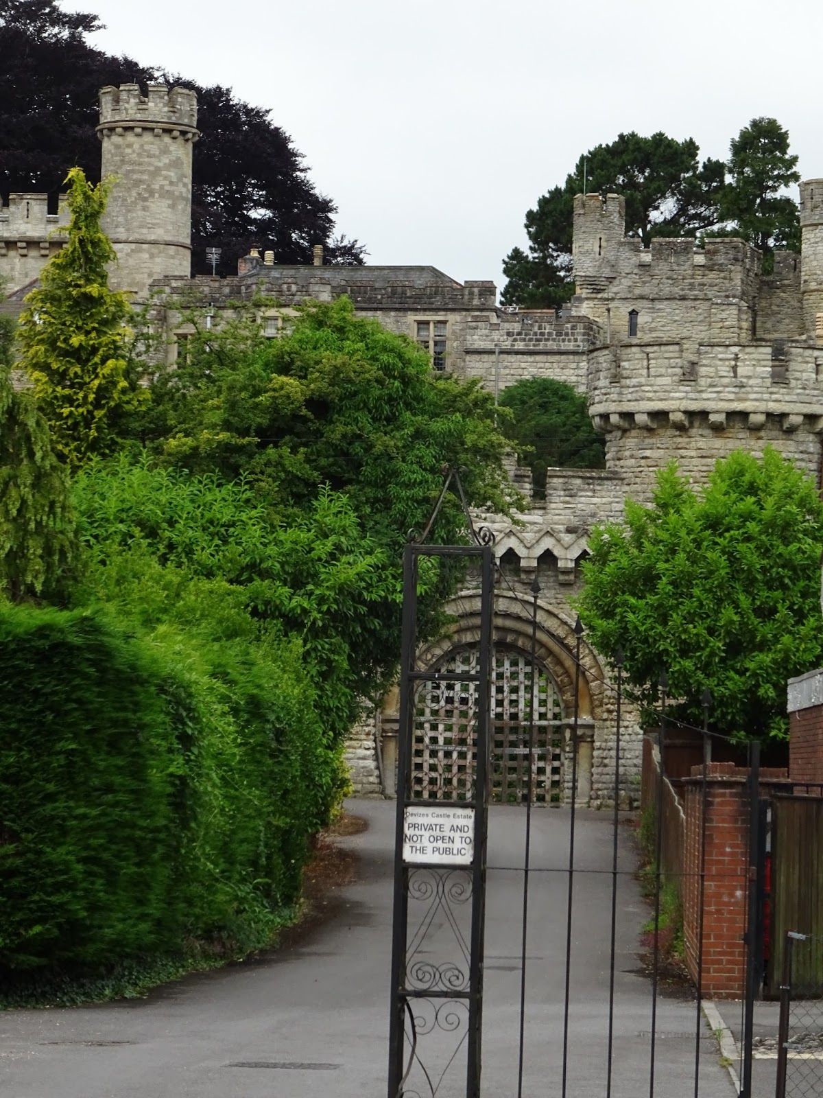 NB Holderness: Round Devizes.