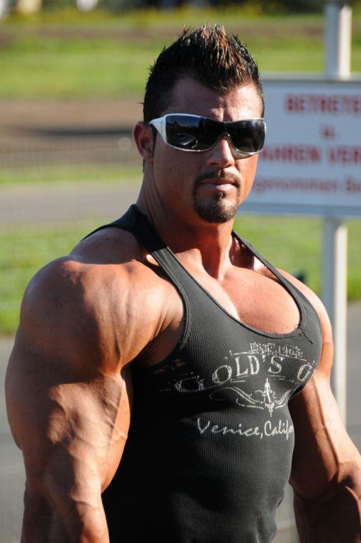 LA PERFECTION FAITE HOMME: TONY BREZNIK 04