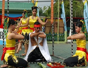 Upacara Pengobatan Suku Dayak | Balikpapan Pustaka