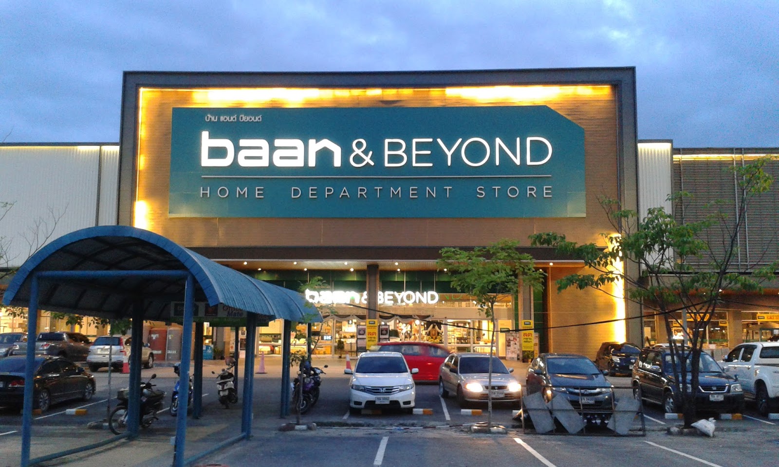 W Tajlandii i Indonezji: Baan & Beyond największy sklep budowlano-dekoracyjny w Chiang Mai